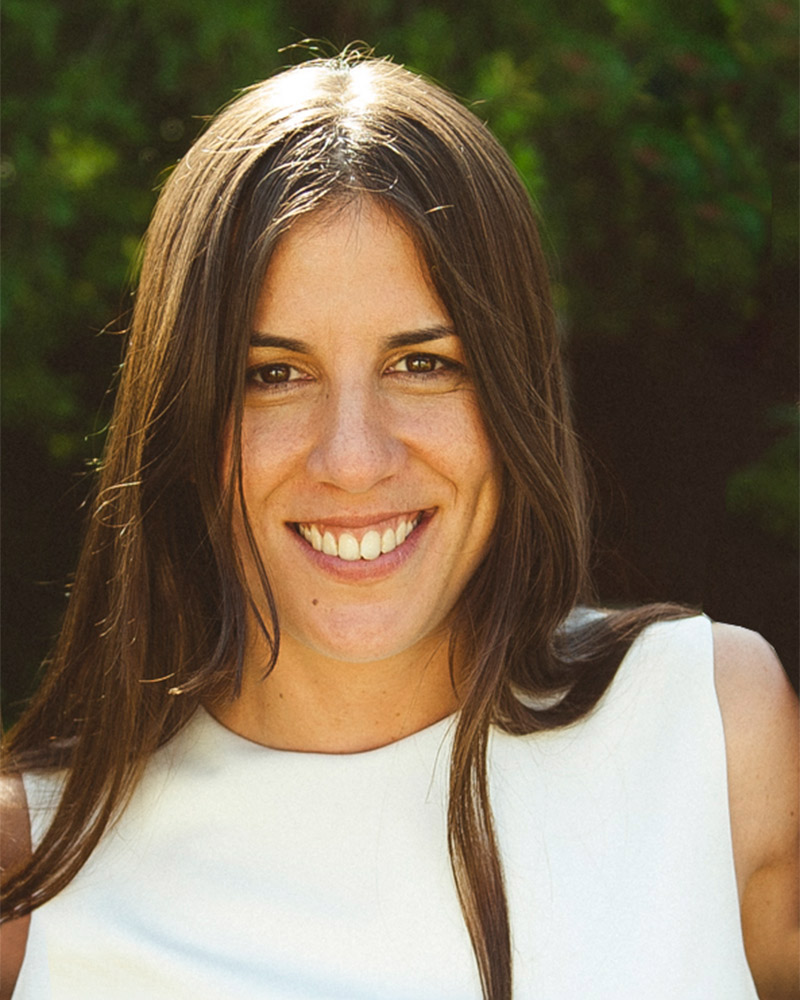 About me - Victoria Arellano - Graphic Designer